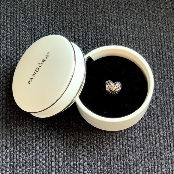 Pandora | Jewelry | Pandora Limited Edition Vintage Heart Gift Set ...